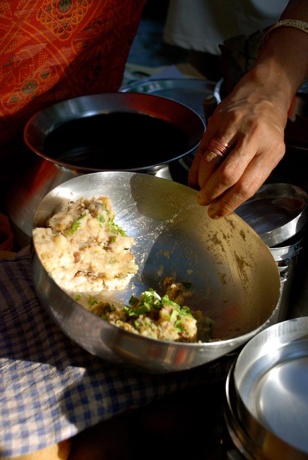Dilipda’s Phuchkas in Vivekananda Park | ‘World Famous’ In Kolkata ...